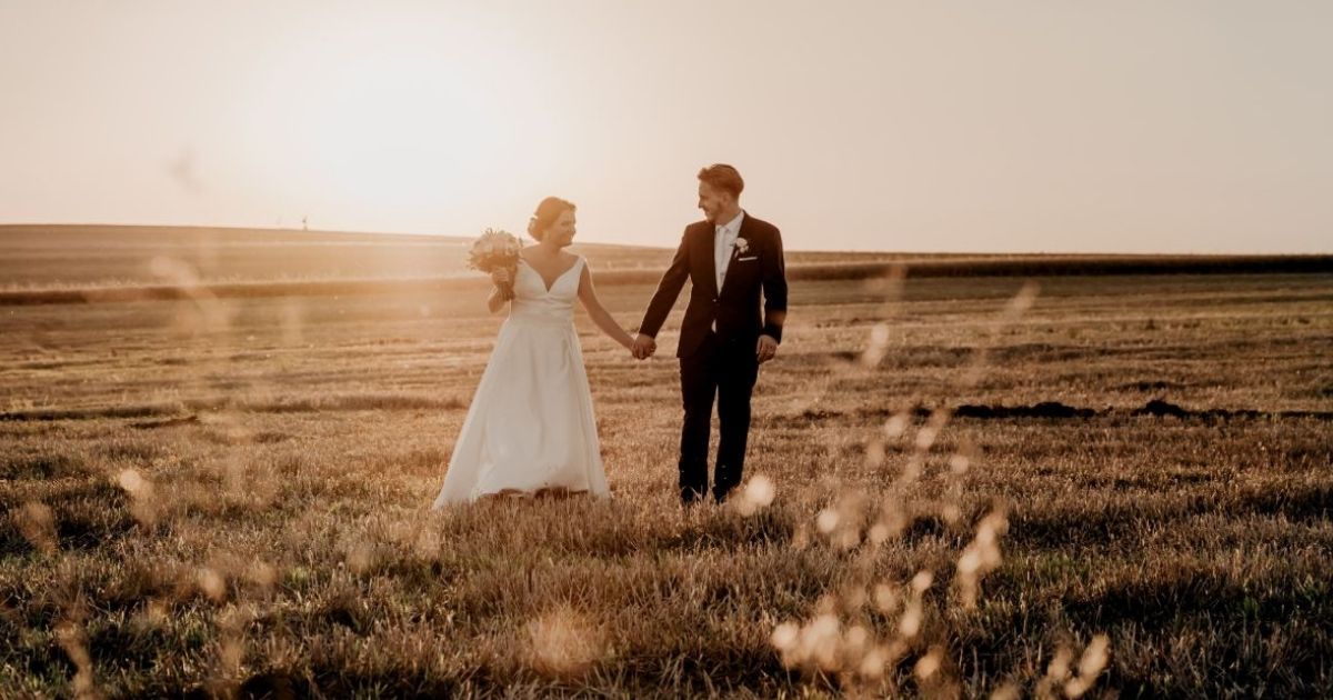 Celebrant Kent | About - Orange Rose Ceremonies